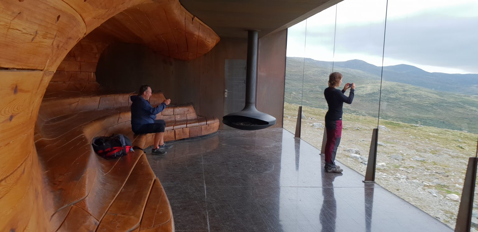 Viewpoint Snøhetta - perfekt for en liten fjelltur på Dovre | Bobilreiser